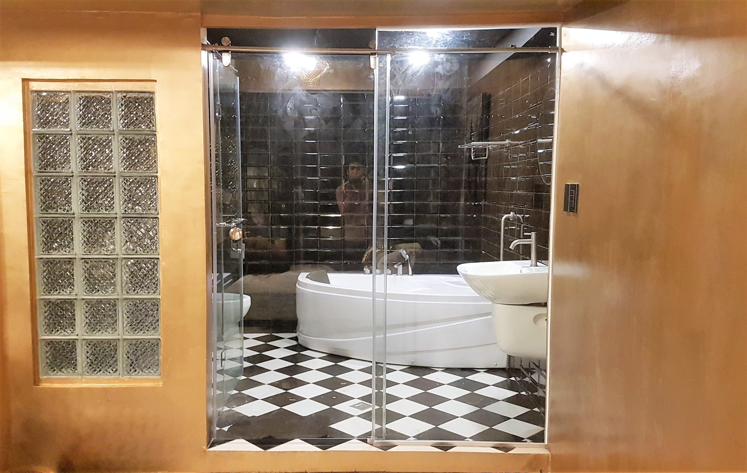 Home - AXYZ Glass & Aluminum